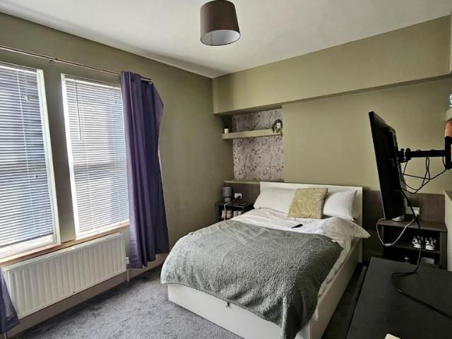 1 bedroom house share to rent