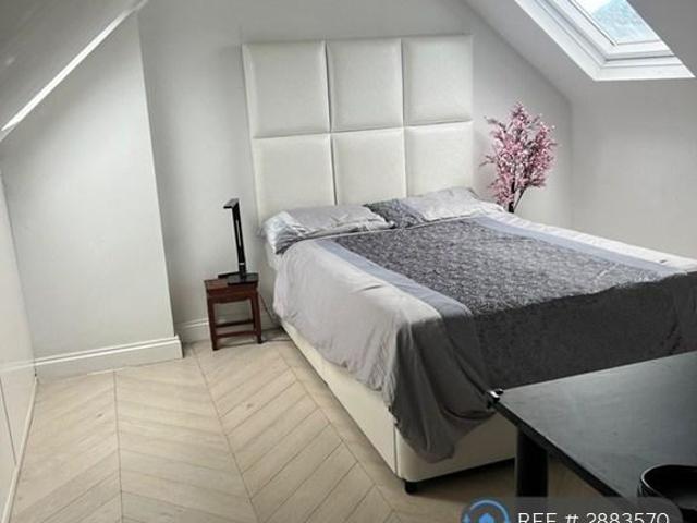 1 bedroom house share to rent