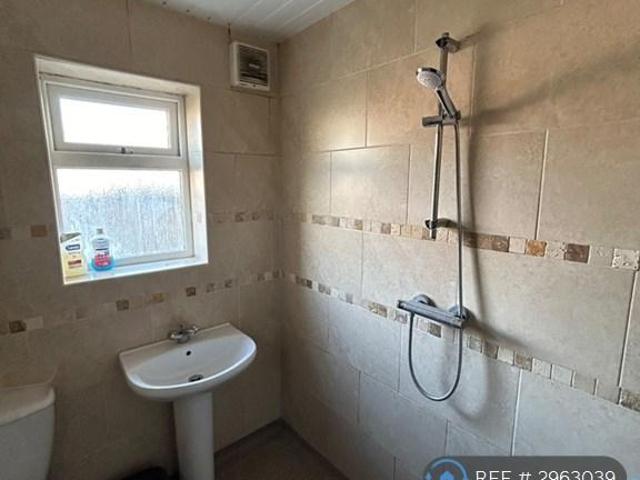 1 bedroom house share to rent