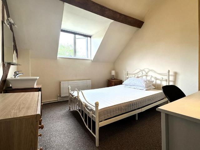 1 bedroom house share to rent