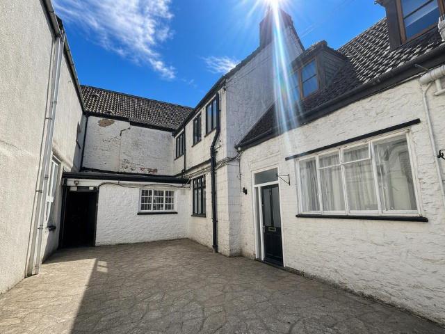 1 bedroom house share to rent