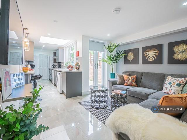 1 bedroom house share to rent
