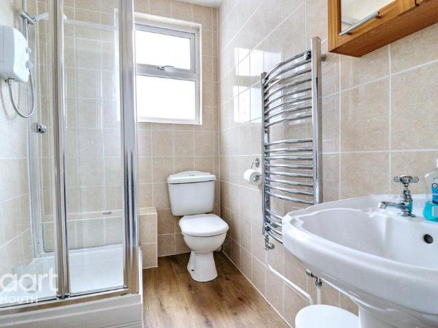 1 bedroom house share to rent