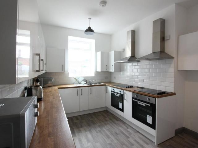 1 bedroom house share to rent