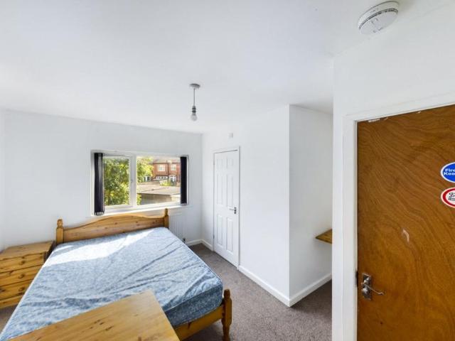 1 bedroom house share to rent