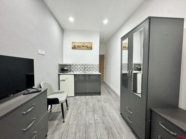 1 bedroom house share to rent