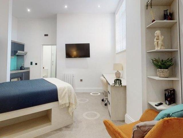 1 bedroom house share to rent