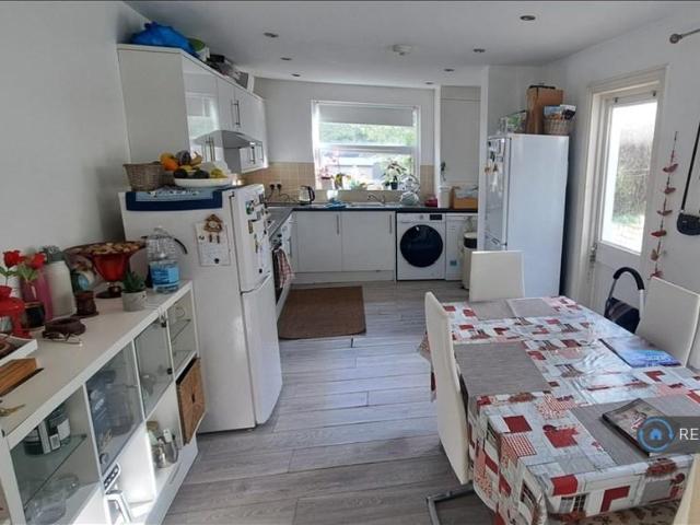 1 bedroom house share to rent