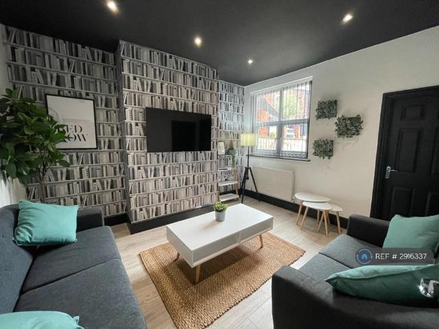 1 bedroom house share to rent