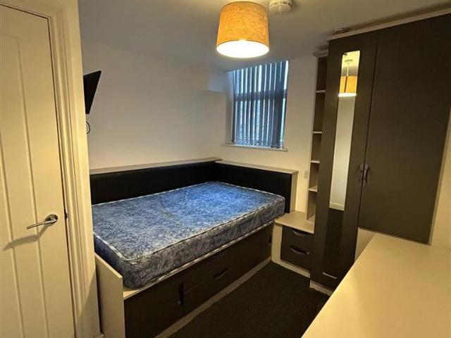 1 bedroom house share to rent