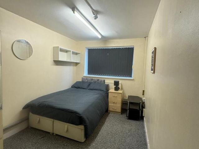 1 bedroom house share to rent