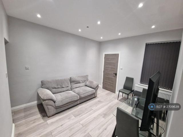 1 bedroom house share to rent