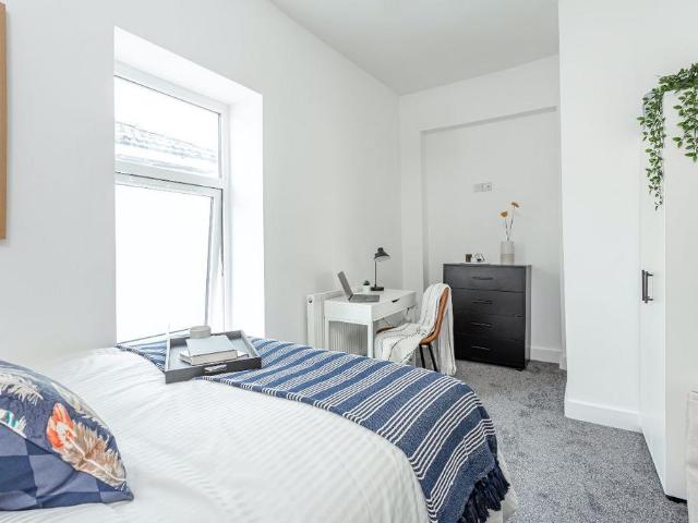 1 bedroom house share to rent