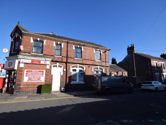 1 bedroom house share to rent