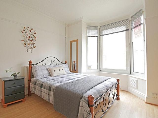 1 bedroom house share to rent