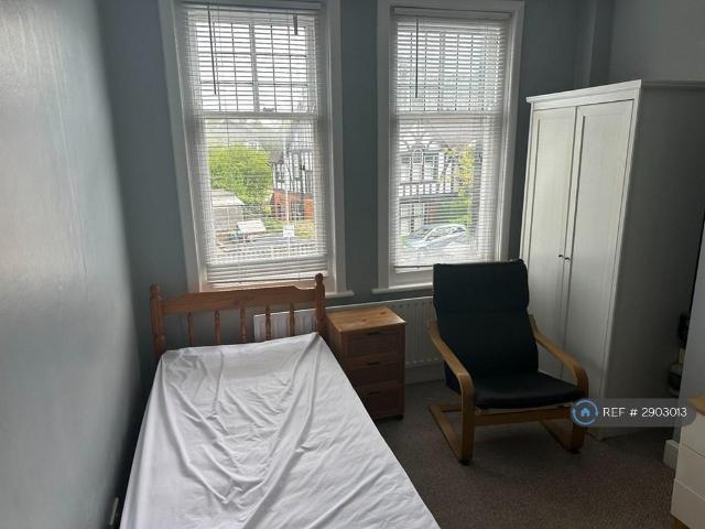 1 bedroom house share to rent