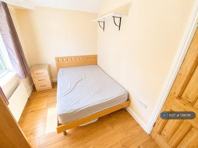 1 bedroom house share to rent