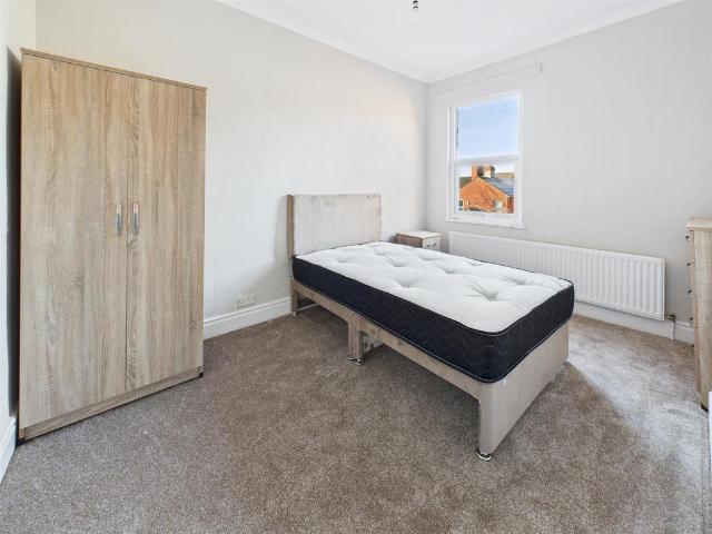 1 bedroom house share to rent