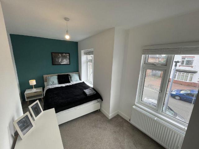 1 bedroom house share to rent