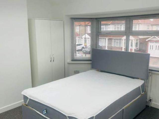 1 bedroom house share to rent