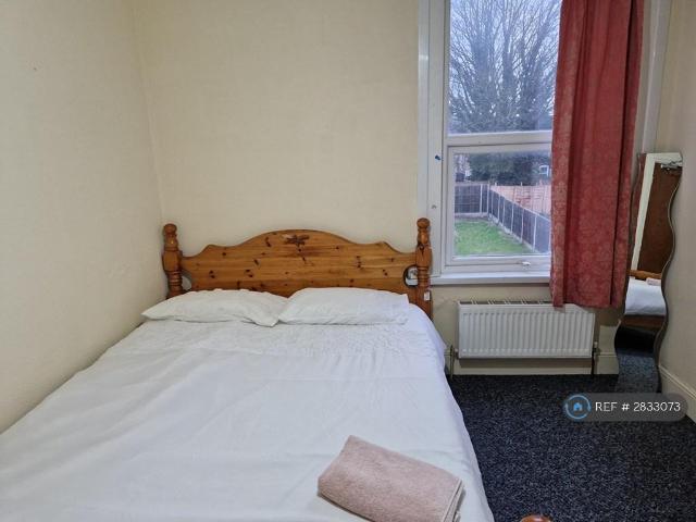 1 bedroom house share to rent