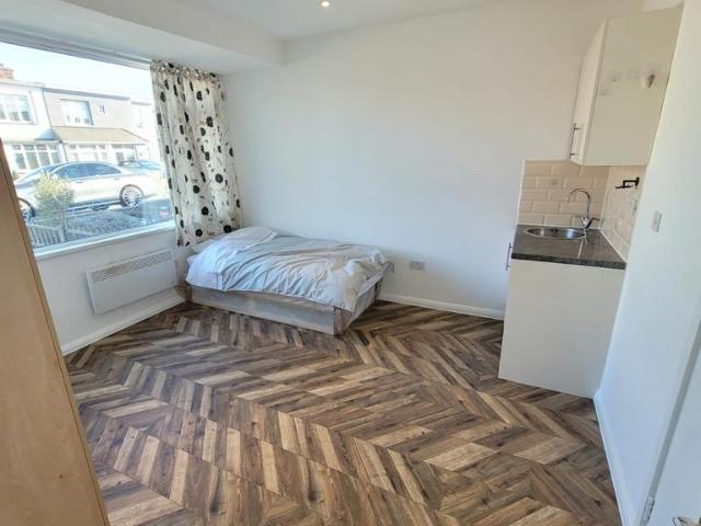 1 bedroom house share to rent