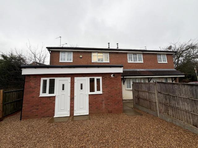 1 bedroom house share to rent