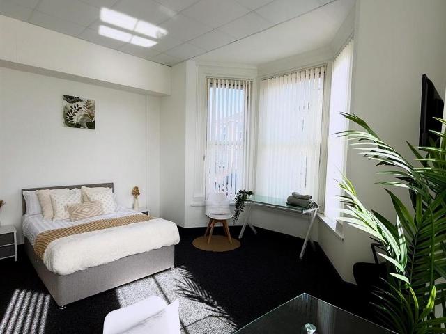 1 bedroom house share to rent