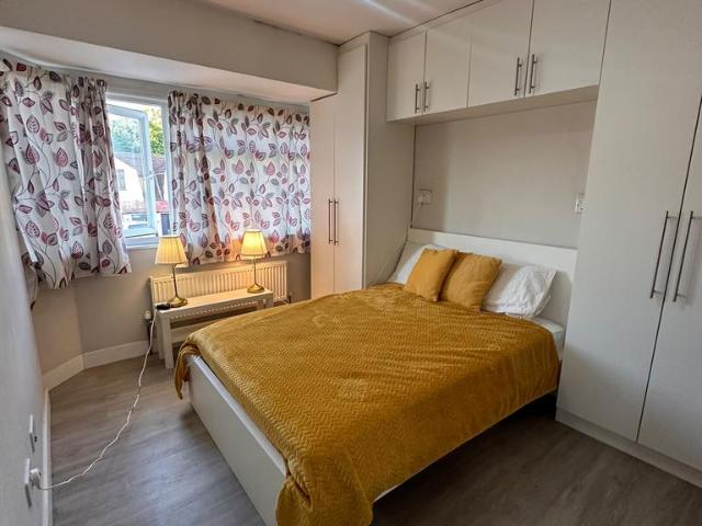 1 bedroom house share to rent