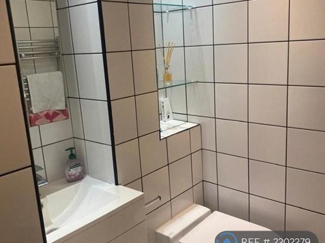 1 bedroom house share to rent