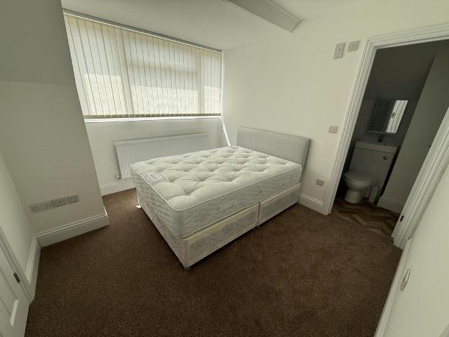 1 bedroom house share to rent