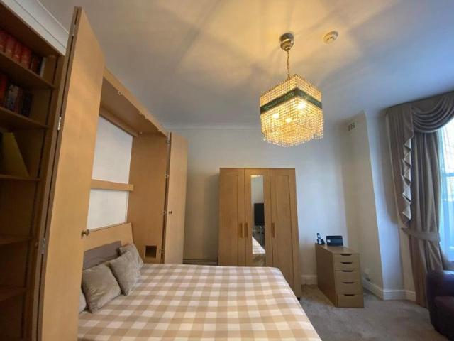 1 bedroom house share to rent