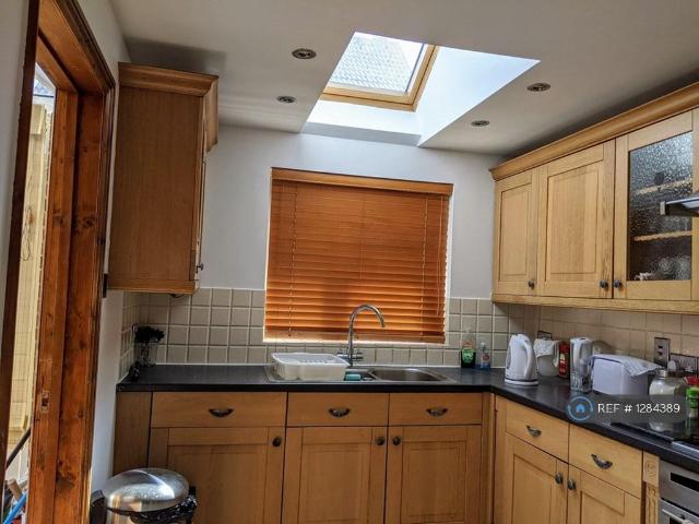 1 bedroom house share to rent