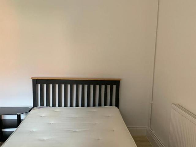 1 bedroom house share to rent
