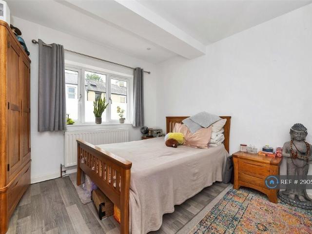 1 bedroom house share to rent