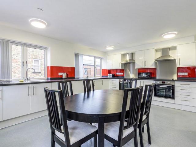1 bedroom house share to rent