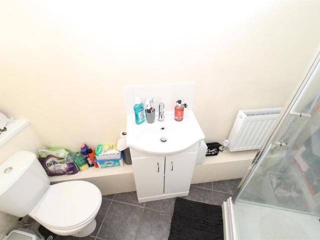 1 bedroom house share to rent