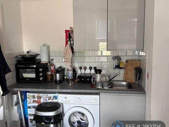 1 bedroom house share to rent