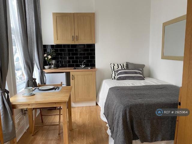 1 bedroom house share to rent