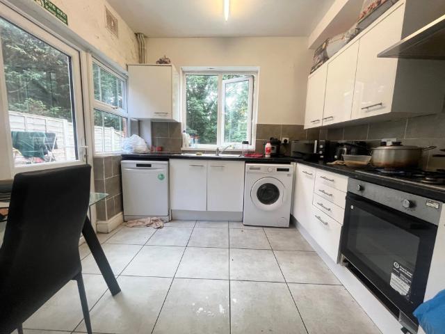 1 bedroom house share to rent