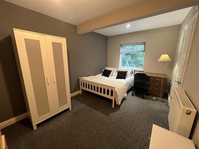 1 bedroom house share to rent