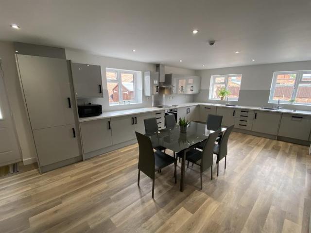 1 bedroom house share to rent