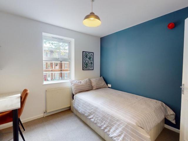 1 bedroom house share to rent