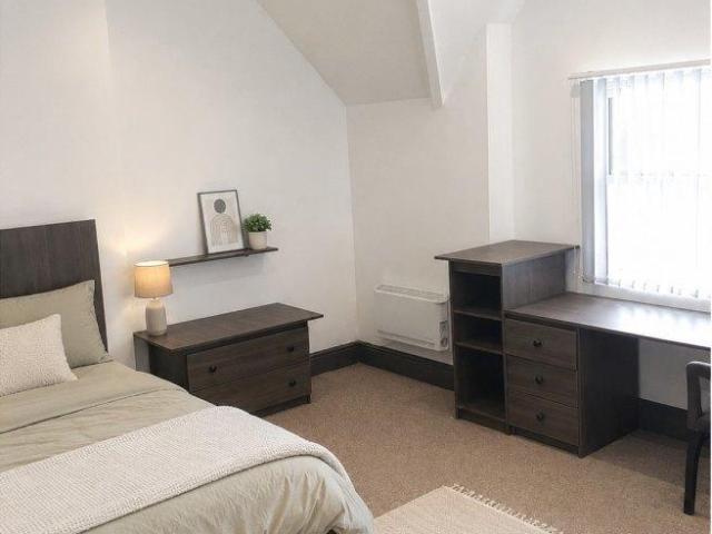 1 bedroom house share to rent