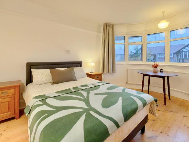 1 bedroom house share to rent