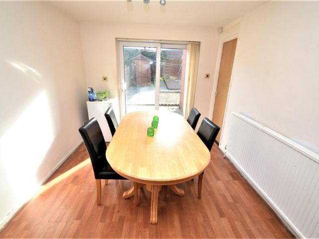 1 bedroom house share to rent