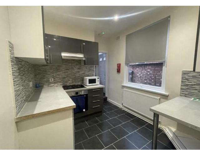 1 bedroom house share to rent