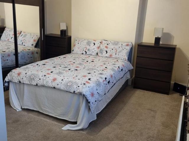 1 bedroom house share to rent