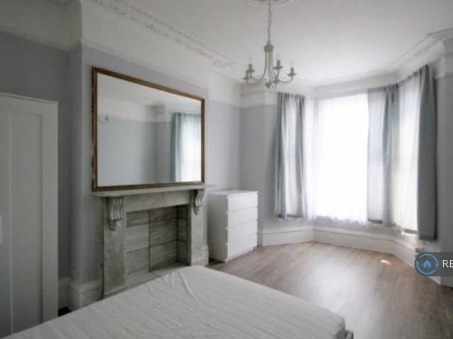 1 bedroom house share to rent