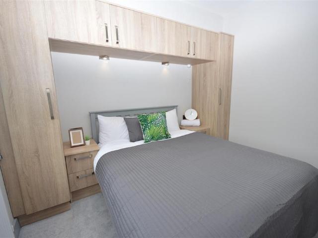 1 bedroom house share to rent